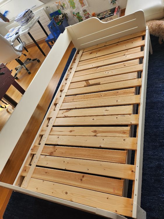 Bett ausziehbar 90 - 180 cm, inkl. Lattenrost (Gebraucht) in Zürich für CHF 50 – nur Abholung ...