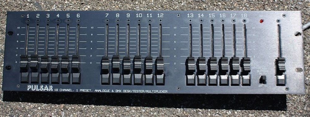 PULSAR Lichtpult Multiplexer 18 K 1P DMX - NEU, OVP (Neu (gemäss ...