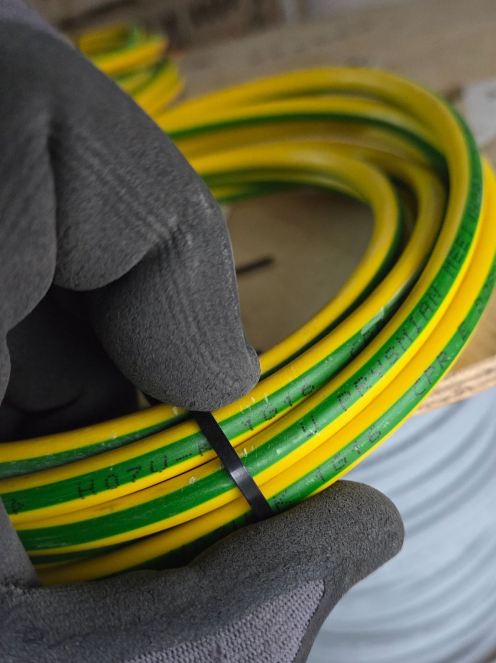 Kabel Einzelleiter 1x16mm2 PE Litze POT 1x16 T-Litze 4m (Neu (gemäss ...