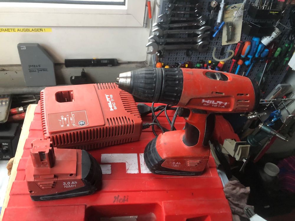 Hilti Akku Bohrmaschine SF-121A 2 Akkus - ab 1.- | Kaufen auf Ricardo