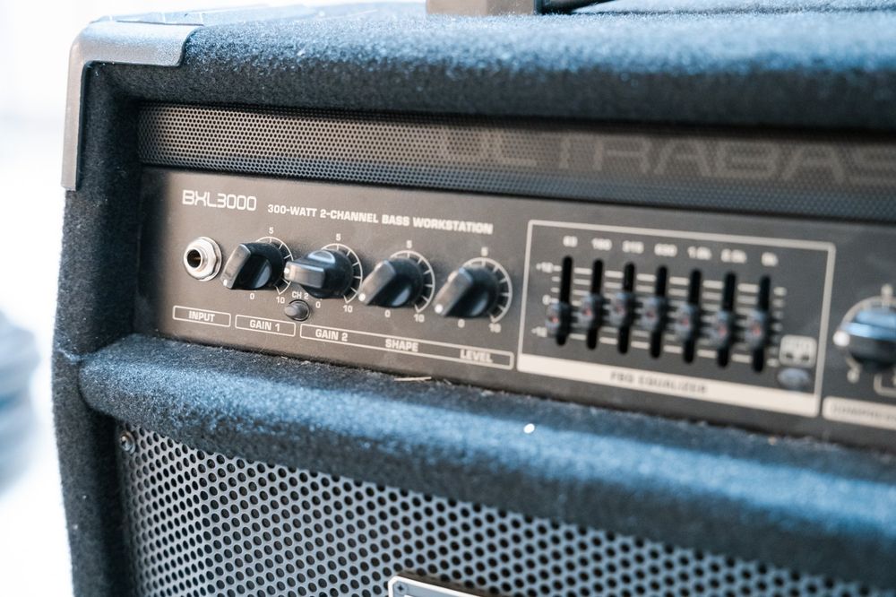 Behringer Ultrabass BXL3000 - 300 Watt Bass Amplifier (Gebraucht) in ...