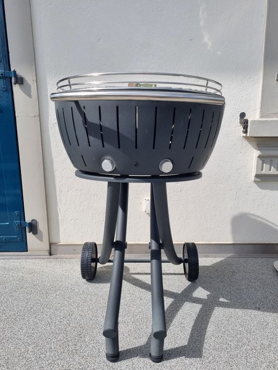 Lotus Grill XXL anthrazit (Gebraucht) in Diessenhofen für CHF 40 – nur ...
