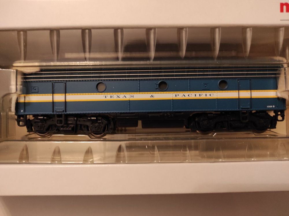 Wagon, Typ EMD F7 B-Unit, Texas & Pacific, blau von Märklin (Neu und ...