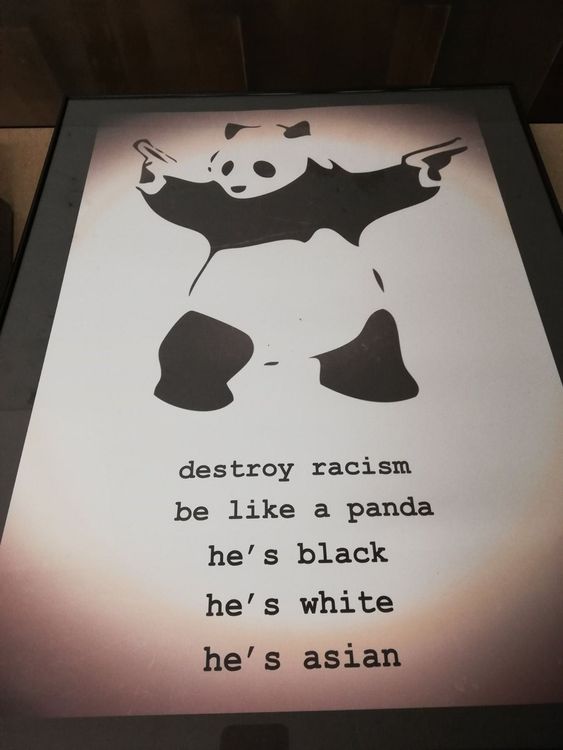 Banksy Poster: Destroy Racism PANDA | Kaufen auf Ricardo