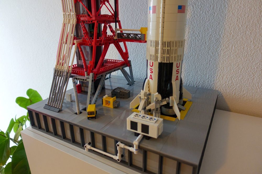 LUT für Lego Saturn V (Gebraucht) in Nussbaumen AG für CHF 105 – mit ...