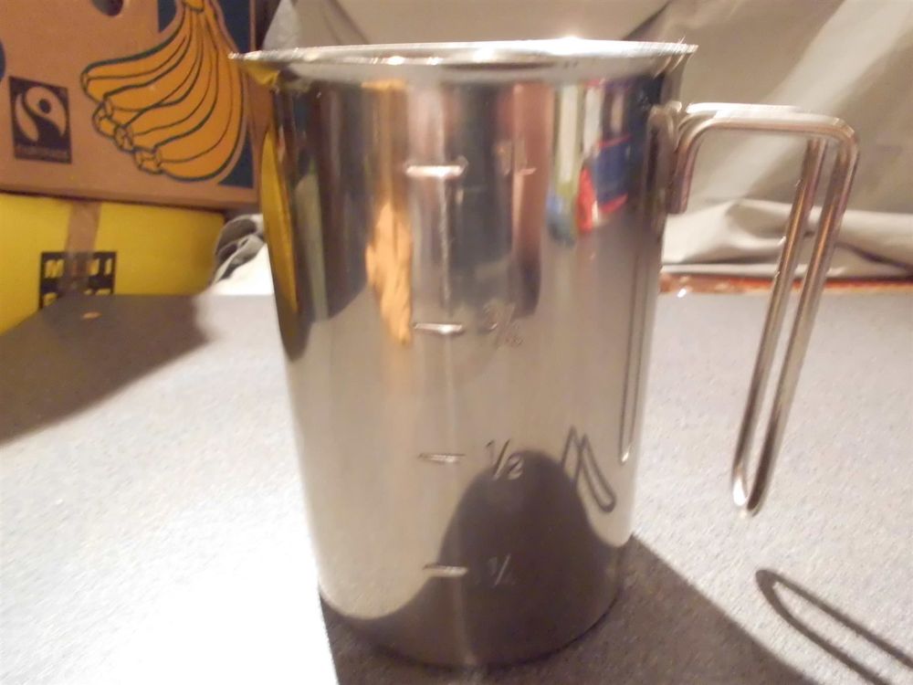 Messbecher 1 l, Metall, hoch (Gebraucht) in Zürich für CHF 3 – mit ...