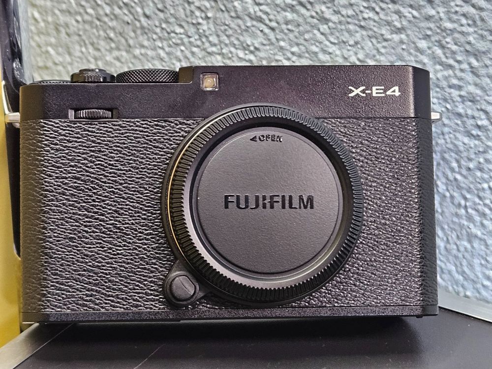 Fujifilm X-E4 Kamera Top Zustand! (Gebraucht) in Cugnasco für CHF 799 ...
