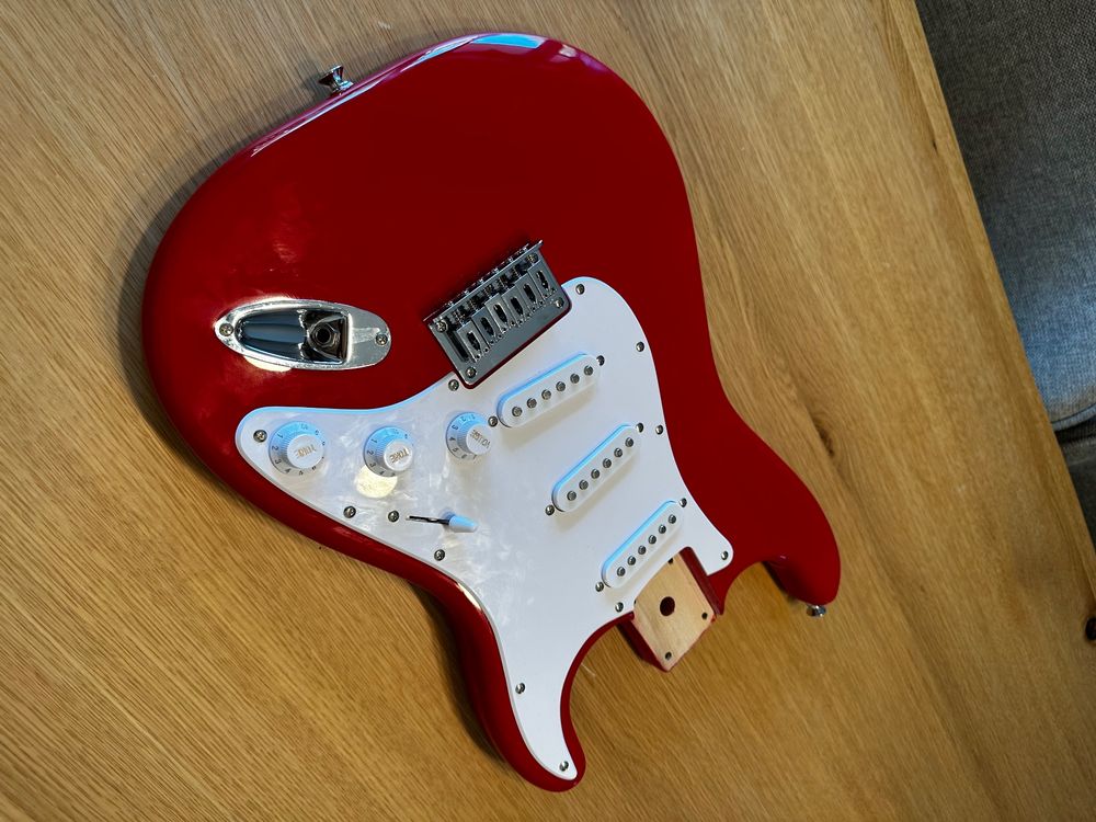 Fender Squier Body; loaded; (sonic series) | Kaufen auf Ricardo