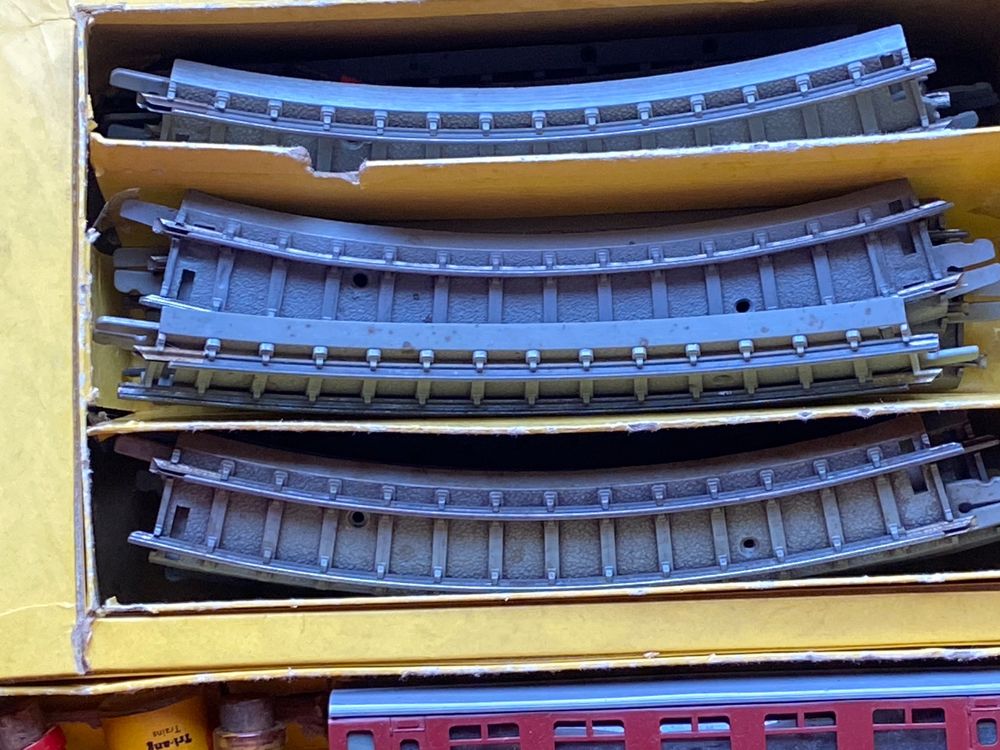 Tri Ang Zug mit Gleisen und Bleifiguren 1950-1952 (Gebraucht) in Grabs ...