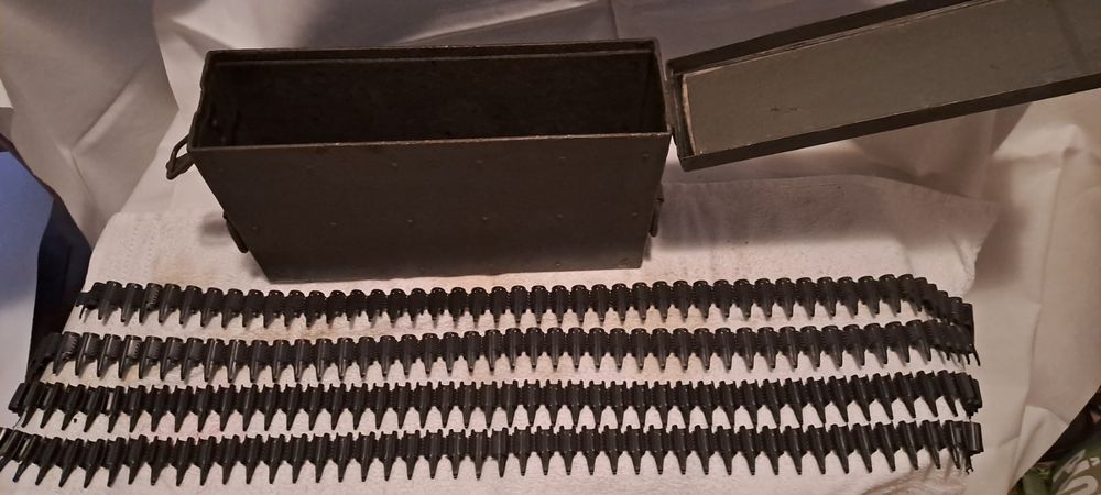 Munitionskiste MG 51 mit 4 Gurten für Bunker (Gebraucht) in St.Gallen ...