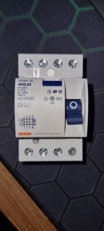 Gewiss GW94897 GW94897 FI-Schutzschalter 3phasig 4polig 40A | Kaufen auf Ricardo