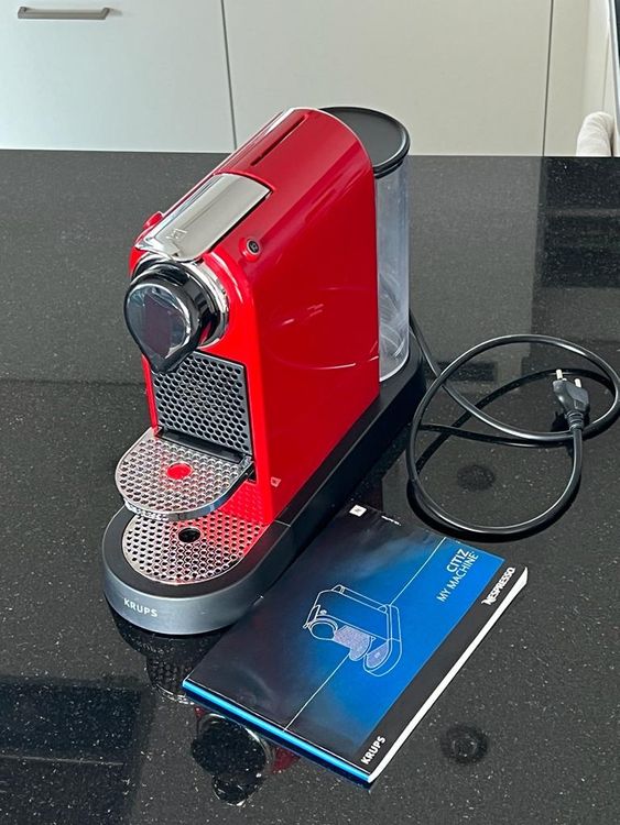 Nespresso Kaffeemaschine CITIZ - red | Kaufen auf Ricardo