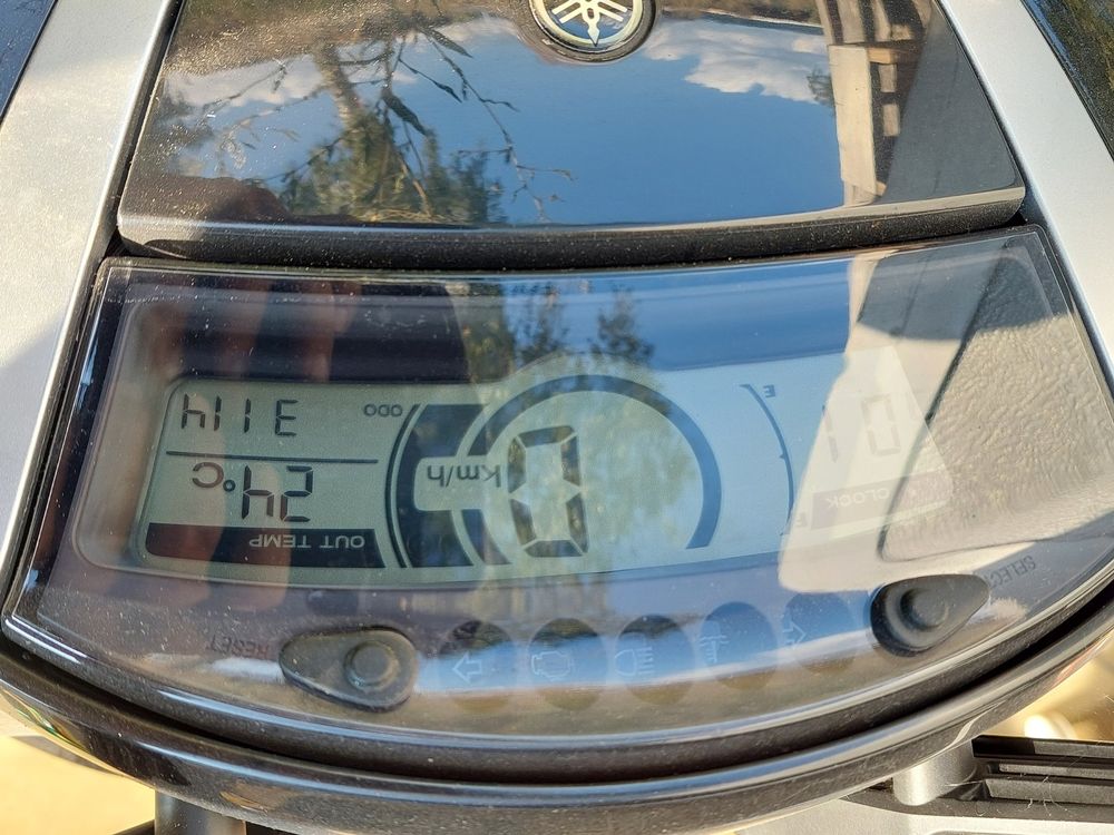 Yamaha HW 125 Xenter X enter Unfall Roller Scooter Topcase (Defekt) in ...