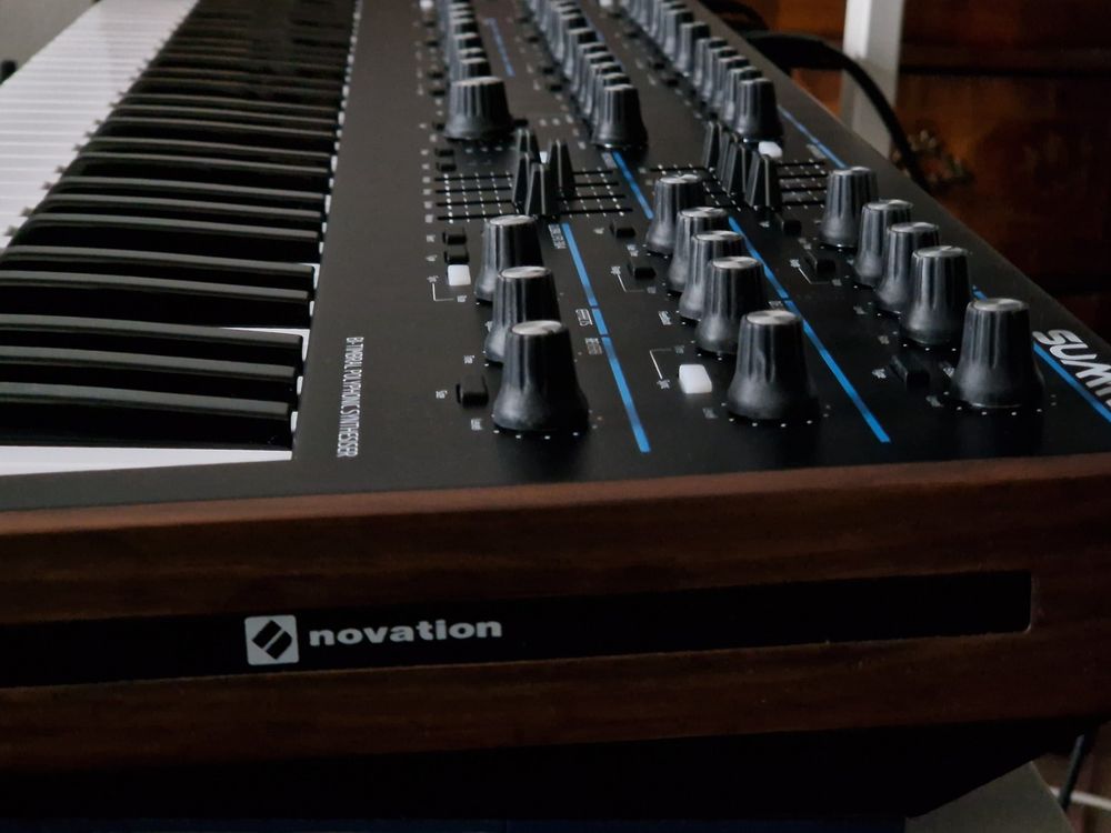 NOVATION SUMMIT : nur bis SONNTAG,17 h...JETZT TIEFPREIS! (Gebraucht) in Zuerich für CHF 1490 ...