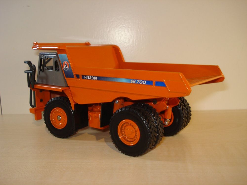 HITACHI EH 700 Muldenkipper | Kaufen auf Ricardo