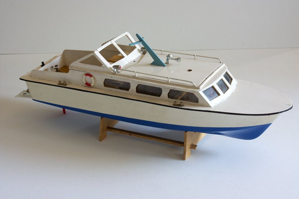 GRAUPNER RC-Motorboot CARINA mit Motor Jumbo540 70er Jahre (Defekt) in ...