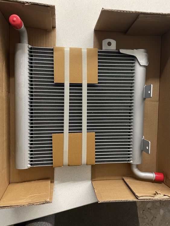 Jaguar Zusatzkühler T4A1806 (Neu und originalverpackt) in St. Gallen ...