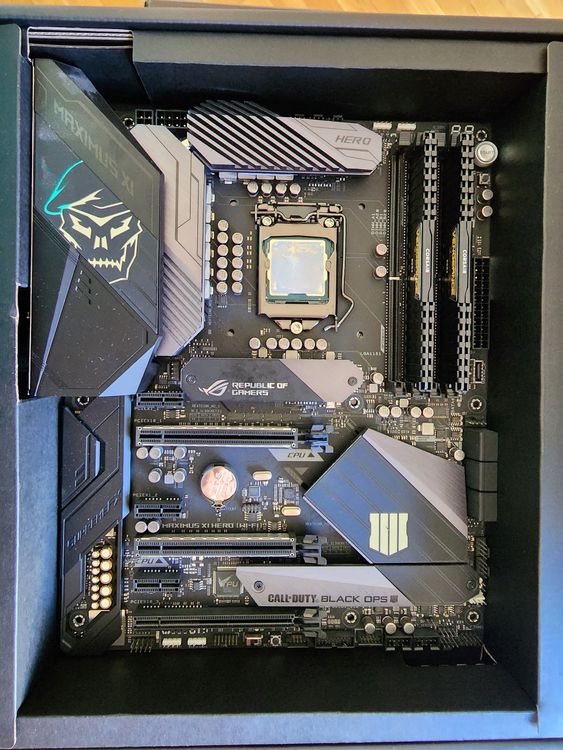 Motherboard + Intel i9-9900K + Corsair Vegeance LPX 2x 16GB (Gebraucht ...