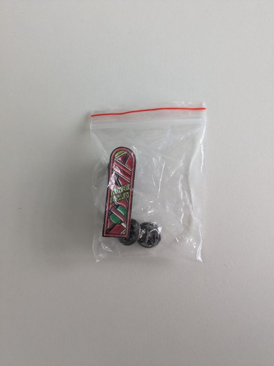 Back to the Future Hoverboard Pin (Neu (gemäss Beschreibung)) in ...