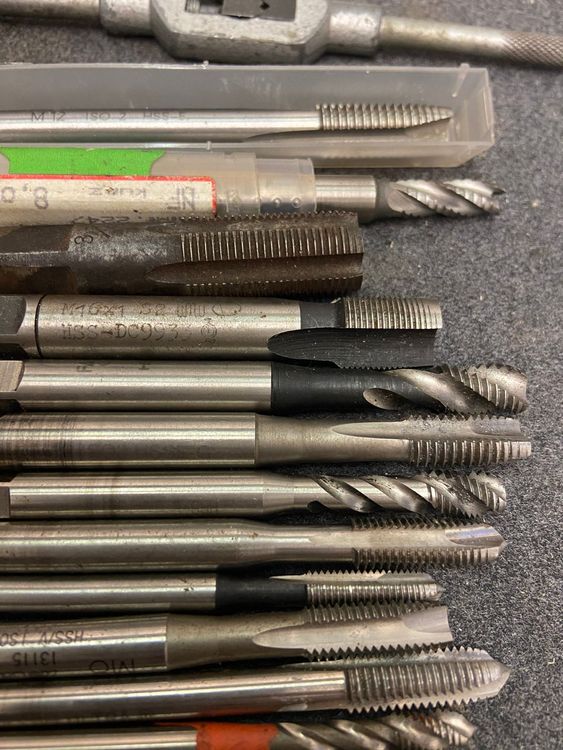 Gewindebohrer mit schneideisen M16 - M6 D154 (Gebraucht) in Heerbrugg für CHF 15 – mit Lieferung ...