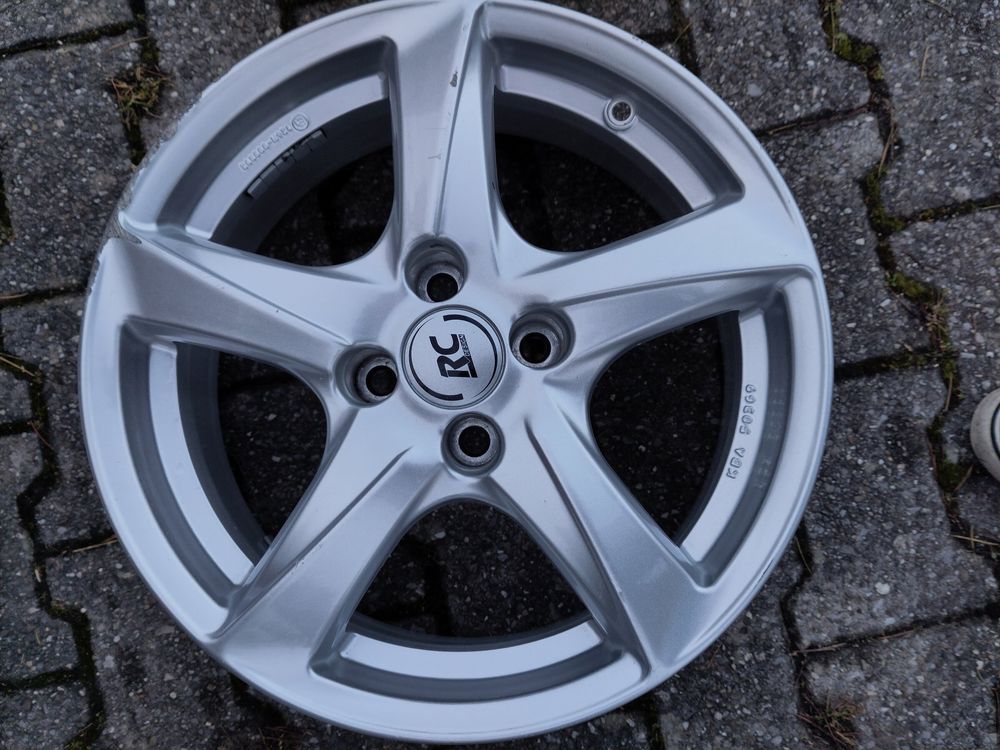 4 Aluminiumfelgen RCDesign RC30 6×15 ET40 4×100 63,4 silber (Gebraucht ...