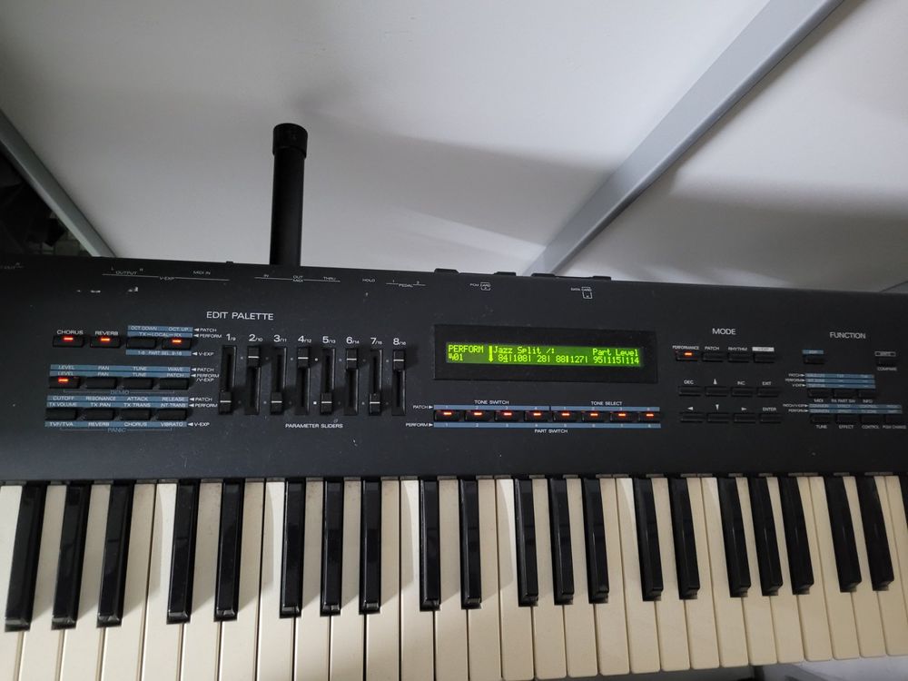Roland Expandable Synthesizer JV-90 | Kaufen auf Ricardo