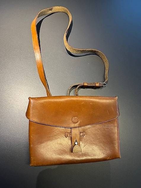 Sabretache type militaire en cuir | Kaufen auf Ricardo