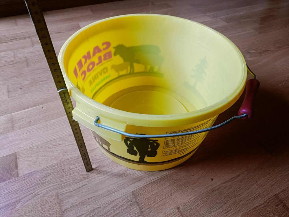 Eimer (Gebraucht) in Hundwil für CHF 5 – nur Abholung auf Ricardo kaufen