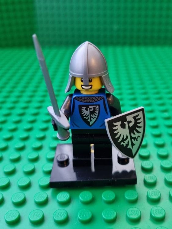 LEGO Minifigure Black Falcon Knight with Accessoires (Neu (gemäss ...
