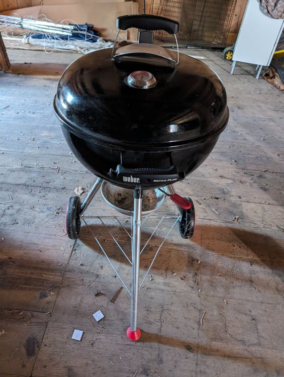 Weber Holzkohlegrill Kettle Plus 47cm Durchmesser (Gebraucht) in ...