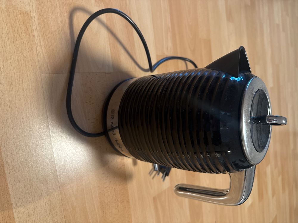 Fast neuer Wasserkocher von Russell Hobs (Gebraucht) in Sachseln für ...