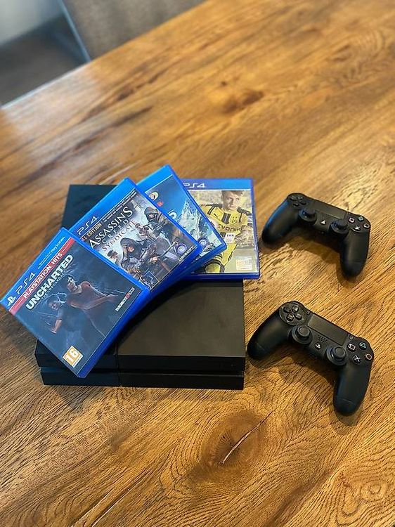 Playstation 4 (PS4) / 2 Controller und verschiedene Games (Gebraucht ...