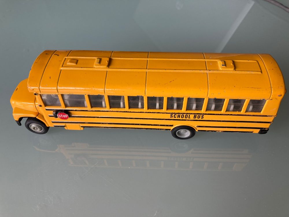 School Bus (gelber Schulbus aus Blech zum Spielen) (Gebraucht) in für ...