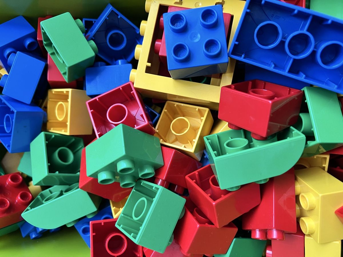 Lego Duplo 210 Teile Bausteine und 4 Platten mit Box (Gebraucht) in ...