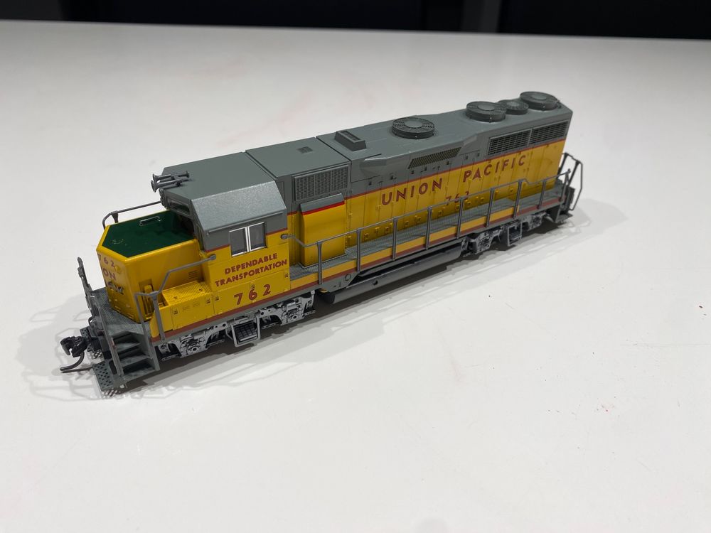 Kato Union Pacific Diesel-Lokomotive 37-02D 762 (Gebraucht) in ...