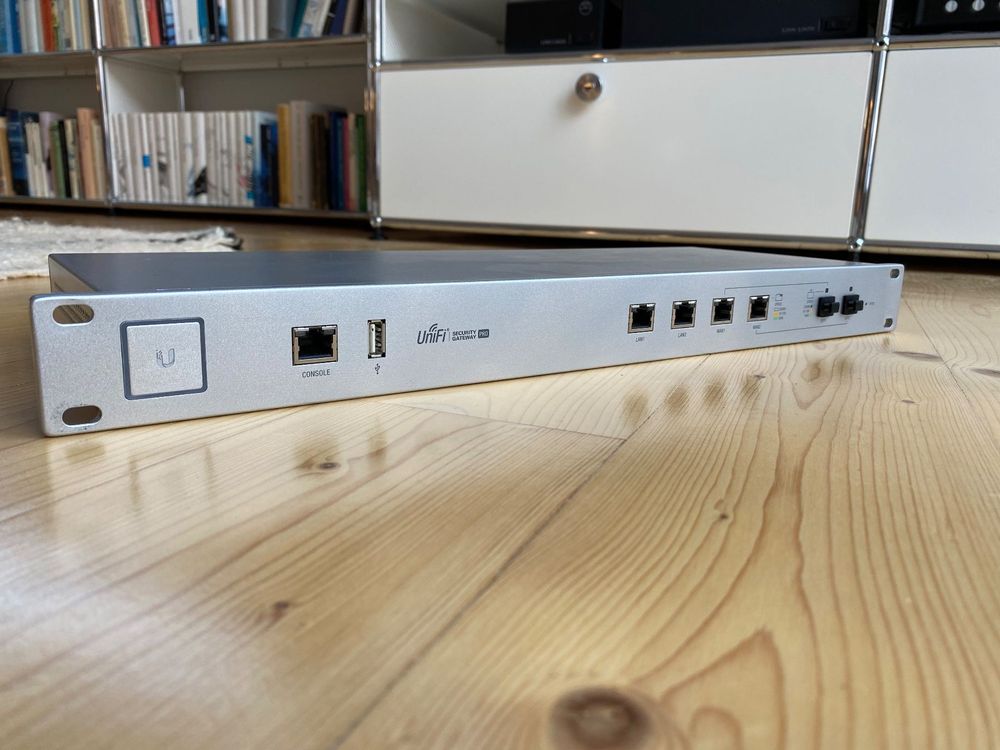 Ubiquiti UniFi USG-pro 4 Router (Gebraucht) in St. Gallen für CHF 141 ...
