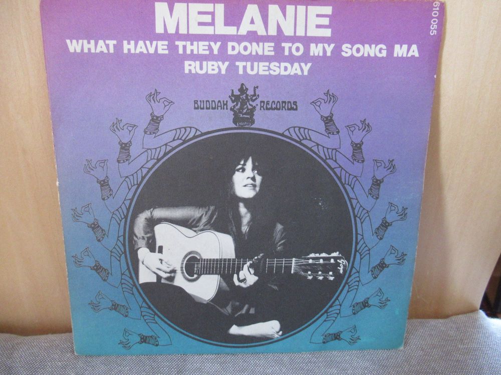 MELANIE - RUBY TUESDAY (D'occasion) à Grône pour CHF 5 – avec livraison ...
