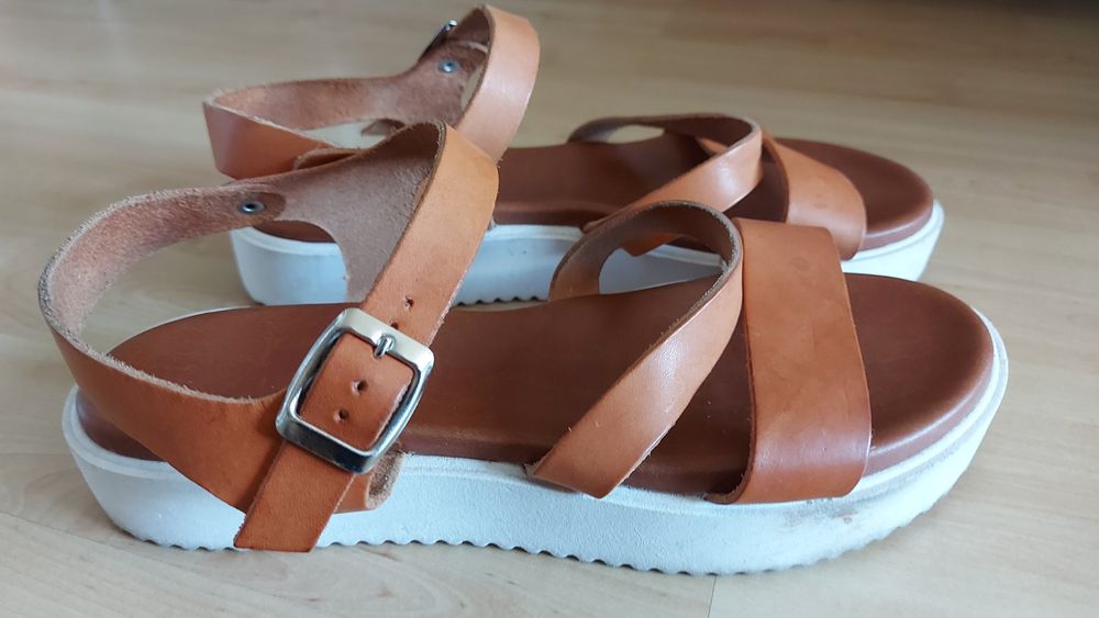 Schöne Sandale ,beim NILE Store gekauft (Gebraucht) in langenthal für ...