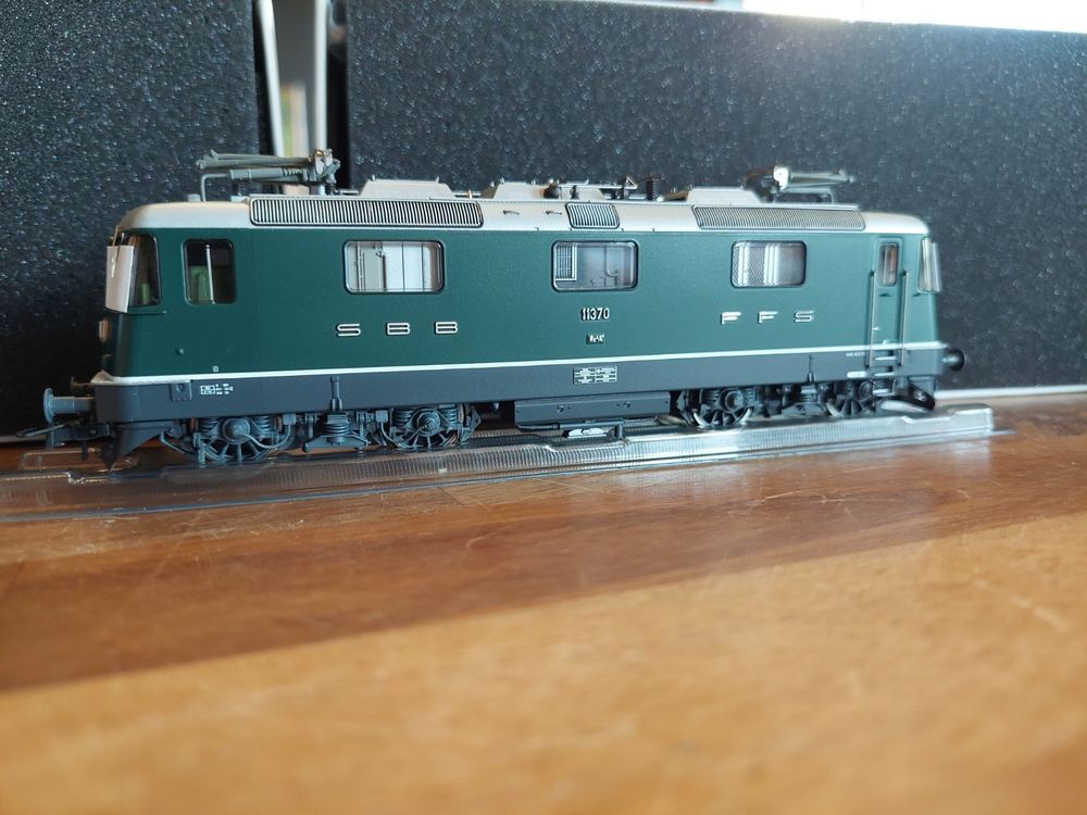 H0 Roco SBB 2 Loks Re 4/4 lll Grün (Neu und originalverpackt) in ...