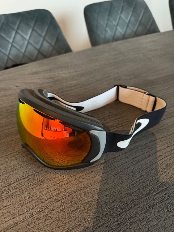 Snowboardbrille OAKLEY Canopy (RED Helm gratis dazu) (D'occasion) à Zürich pour CHF 70 – avec ...