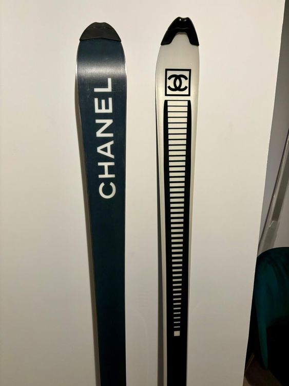 Ski Chanel, édition limitée neufs (Neuf avec emballage d'origine) à ...