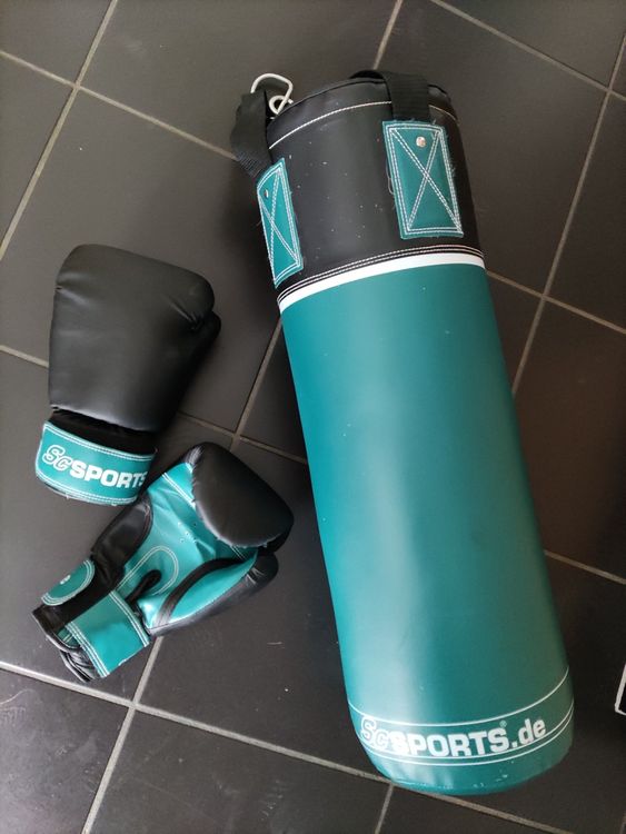 Boxsack 60cm mit Handschuhen (Gebraucht) in Bauma für CHF 28 – nur ...