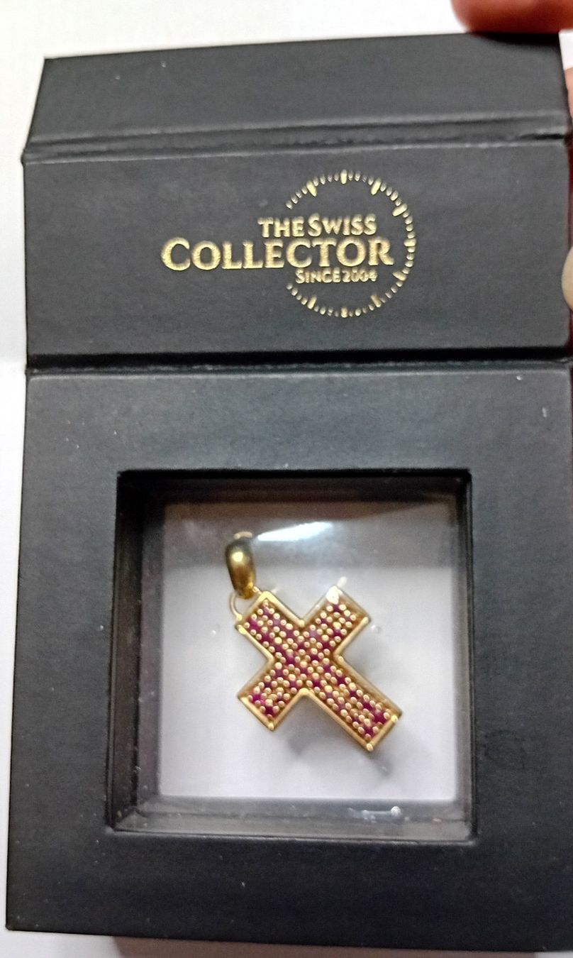 Pendentif en forme de croix, or jaune 750 + zircons bordeau (D'occasion ...