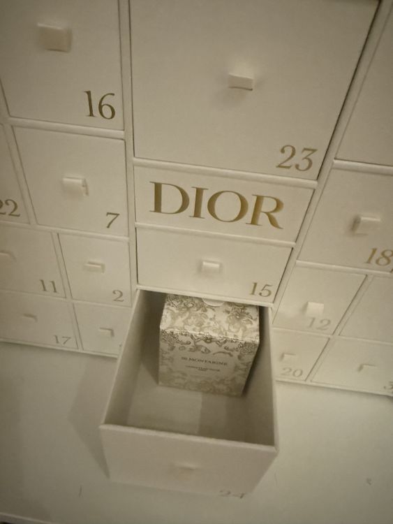 Dior Advent Calendar 🎄🎁 (Neu und originalverpackt) in Wädenswil für CHF ...