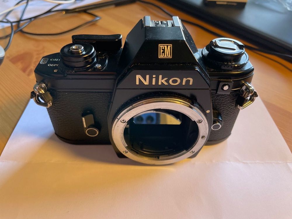 Nikon EM plus 2 films | Kaufen auf Ricardo