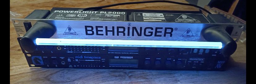 Behringer Racklight Powerlight PL2000 (Gebraucht) in granges paccot für ...