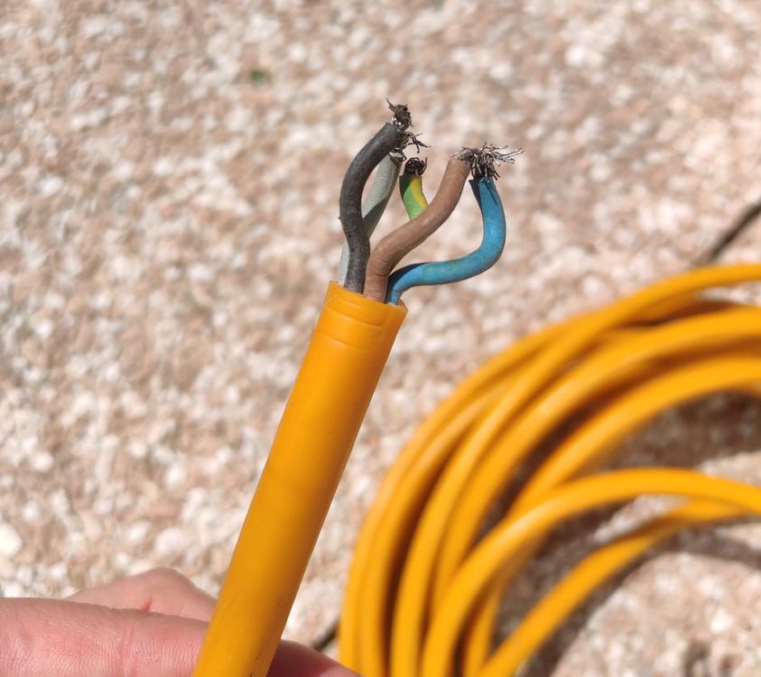 Stromkabel 12m 5x1.5mm² (Gebraucht) in Wallisellen für CHF 20 – mit ...