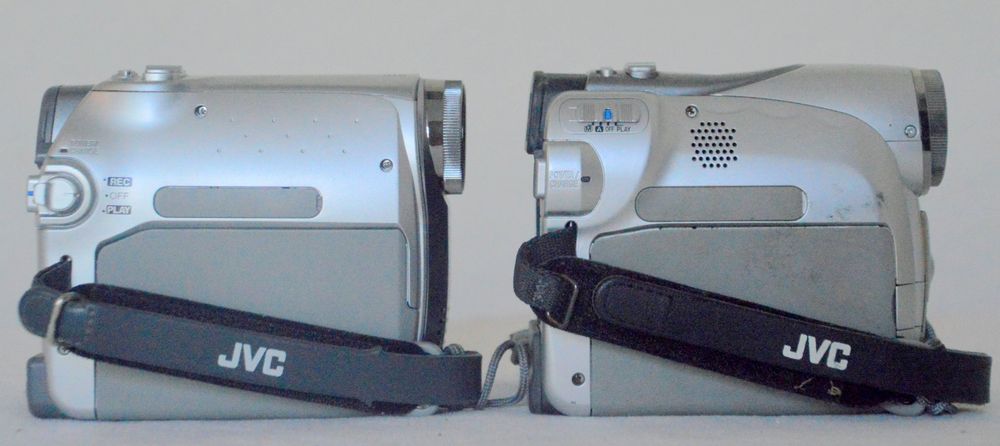 2 x Camcorder MiniDV JVC GR-D320 / GR-D239E caméscope (Defekt) in Collonges für CHF 38 – mit ...