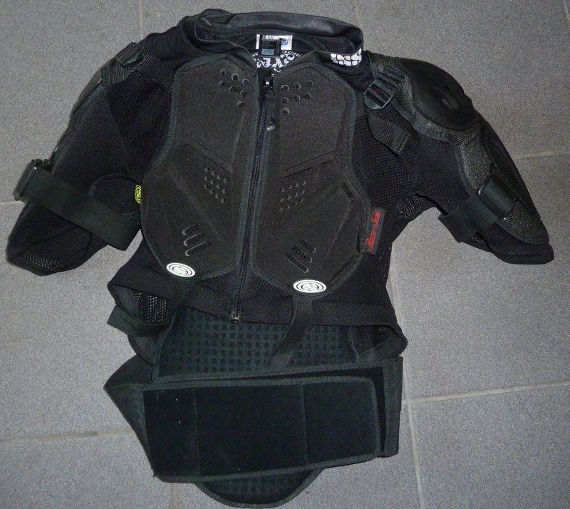 IXS Motorrad-Protektor / Panzer Gr XL (Gebraucht) in Gamprin für CHF 69 ...