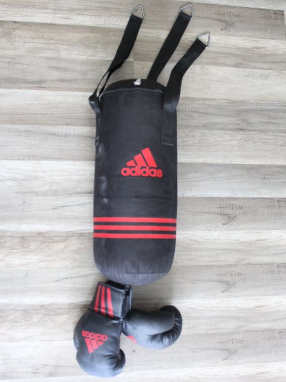 Original Adidas Boxsack mit Handschuhen für Kinder (Gebraucht) in ...